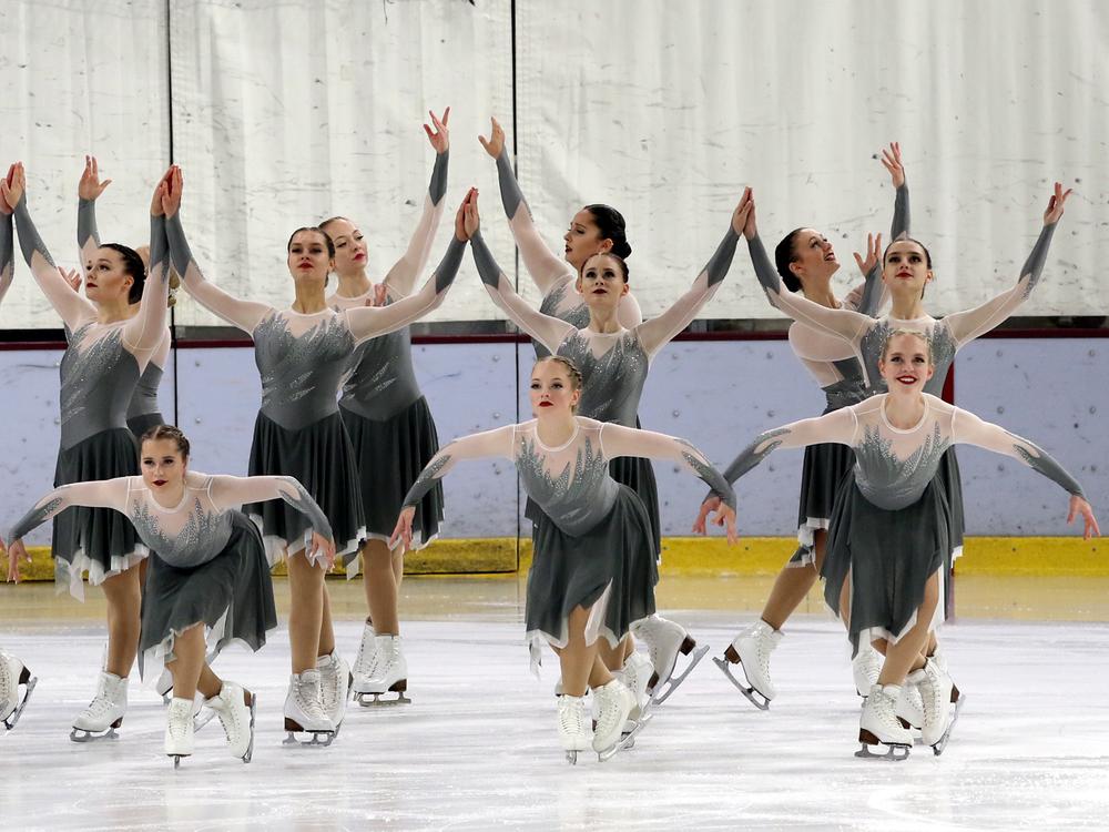 Synchroneislauf: Das Team Berlin 1 bildet auf dem Eis die perfekte Harmonie