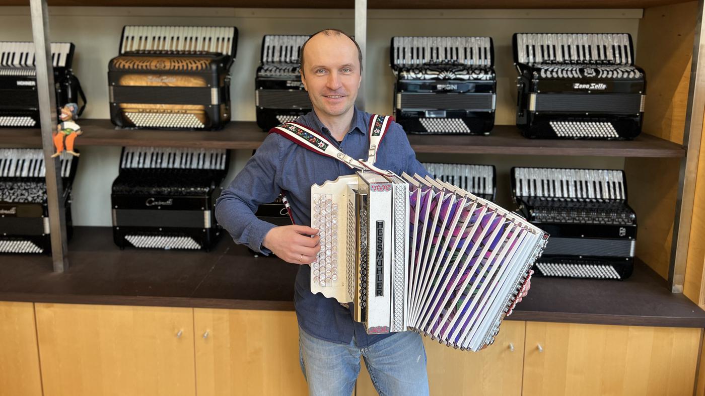 Bis zu 40.000 Euro für ein Instrument: Berliner Händler will junge ...