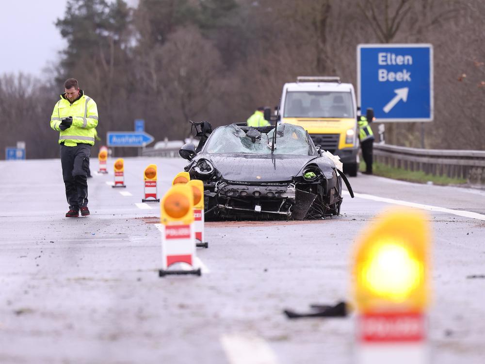 Drei Porsche-Sportwagen beteiligt: Vier Menschen sterben bei Autounfall auf der A3