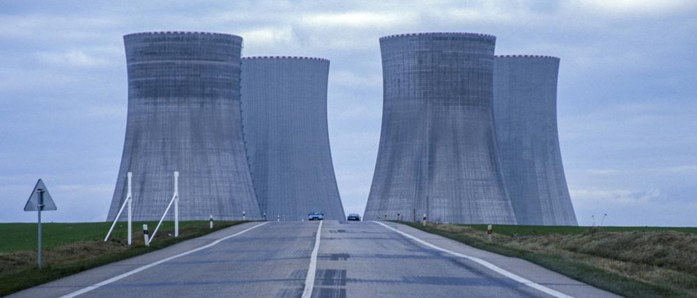 60 Kilometer von der Grenze Deutschlands: Umstrittenes Atomkraftwerk ...