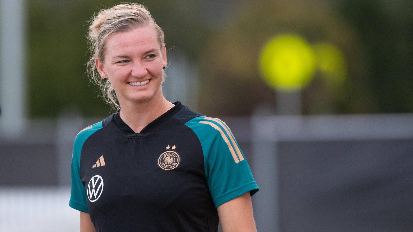 Kapitänsbinde bei Fußball-WM: Alexandra Popp will Statement gegen ...