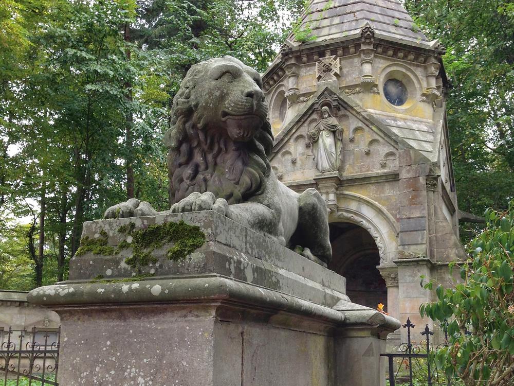 Neuschwanstein des Nordens: Ein Spaziergang zu Schloss, Tempel, Mühle und Klosterruine in ...