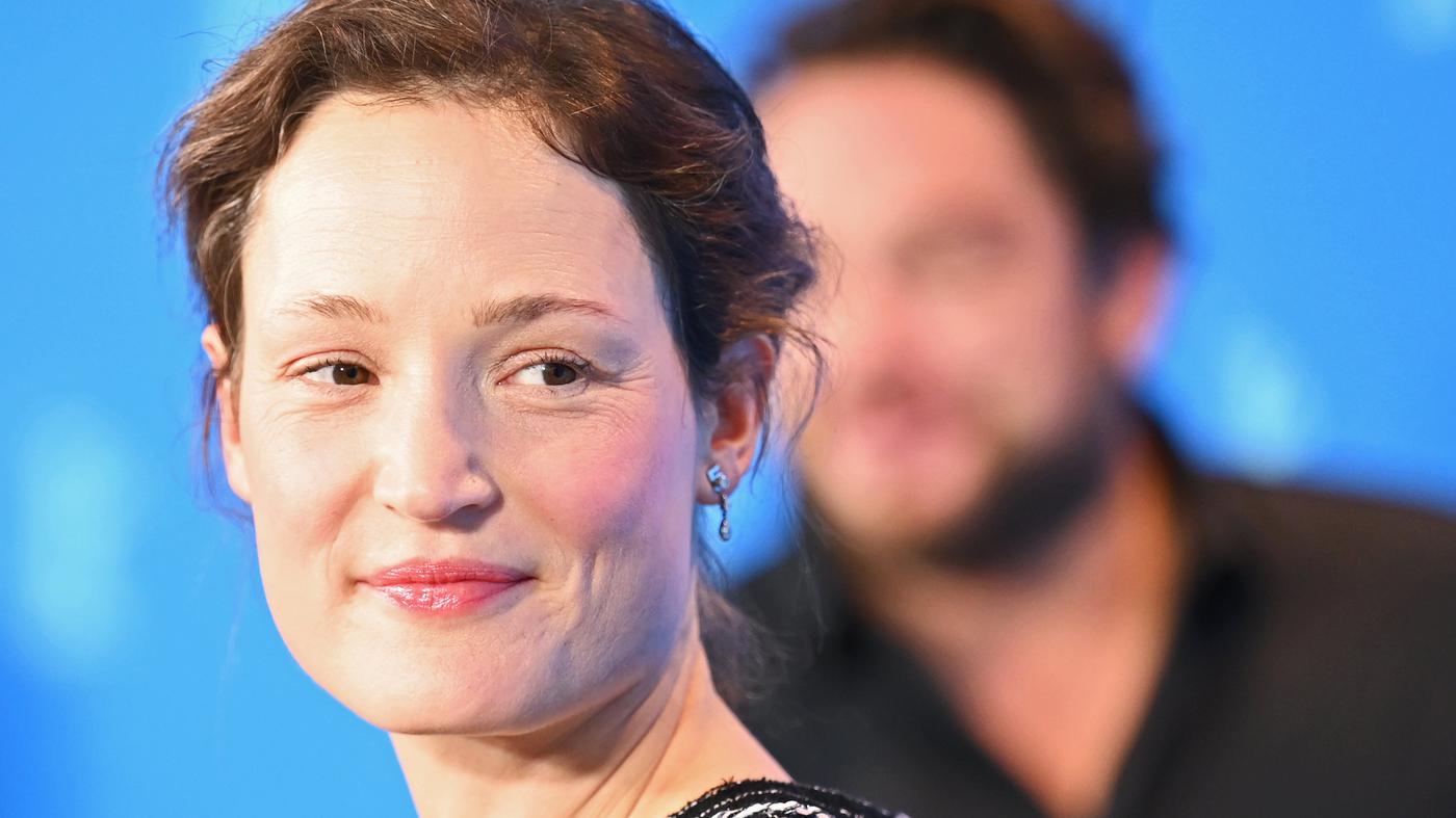 Spielen ist Loslassen : Vicky Krieps als Ingeborg Bachmann auf der ...