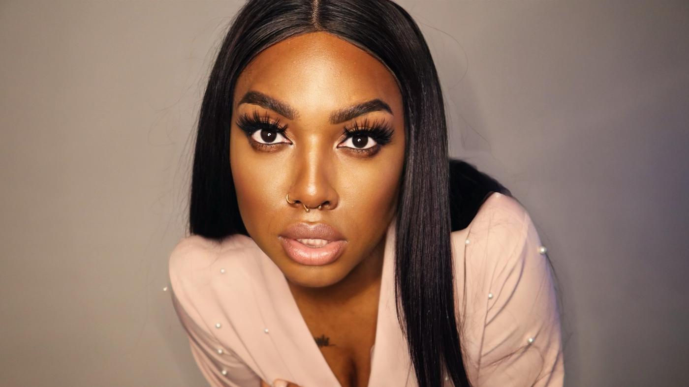 Die Berliner Rapperin JNNRHNDRXX : „Ich gehe da jetzt raus, ich gebe ...