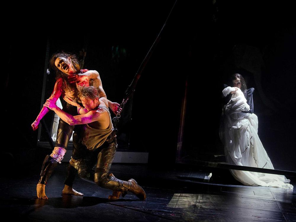 Kriegerische Kämpfe, erotische Krämpfe: „Ulrike Maria Stuart“ und ...