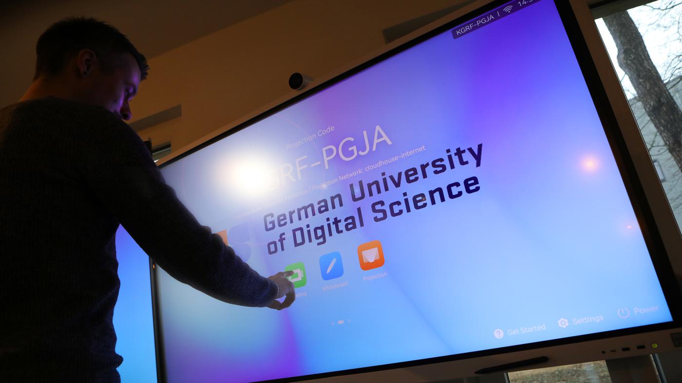 Sitz in Potsdam: Informatikpionier gründet Deutschlands erste Digital ...