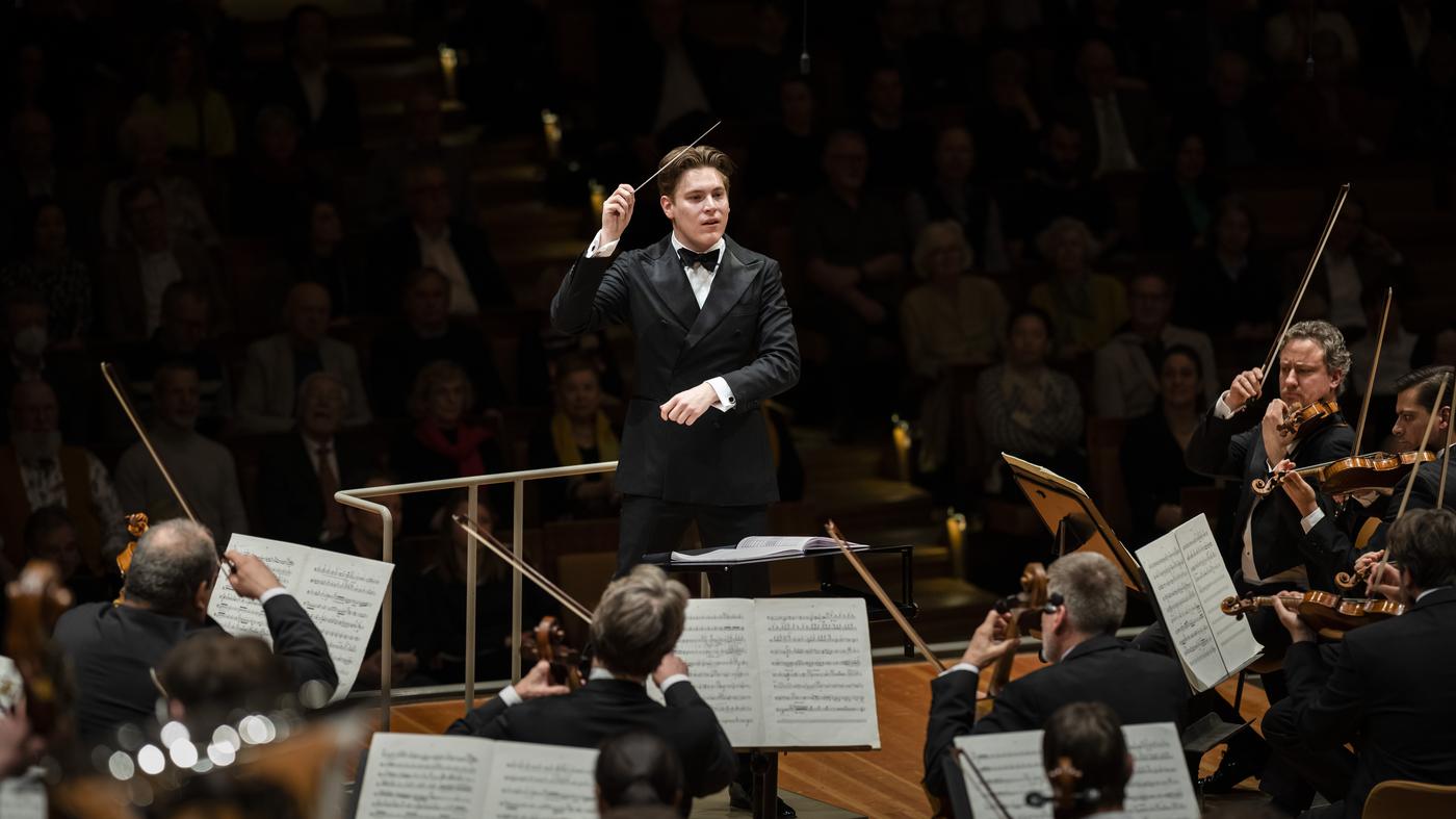 Klaus Mäkelä debütiert bei den Berliner Philharmonikern: Nimm’s leicht