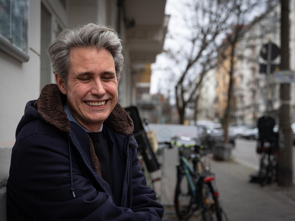 Dirk von Lowtzow im Interview: „Ein bisschen peinlich ist es schon“