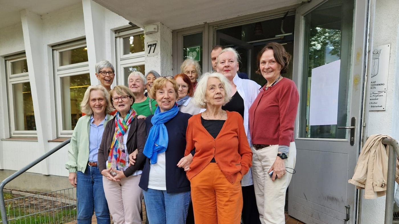 Engagiert aus Liebe zum Buch: Ohne Ehrenamtliche geht nichts in der ...