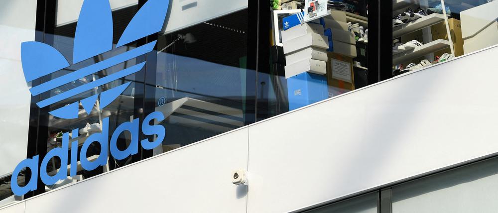 Nach der Abkehr vom Skandal-Rapper: Adidas will Kanye-West-Produkte ...