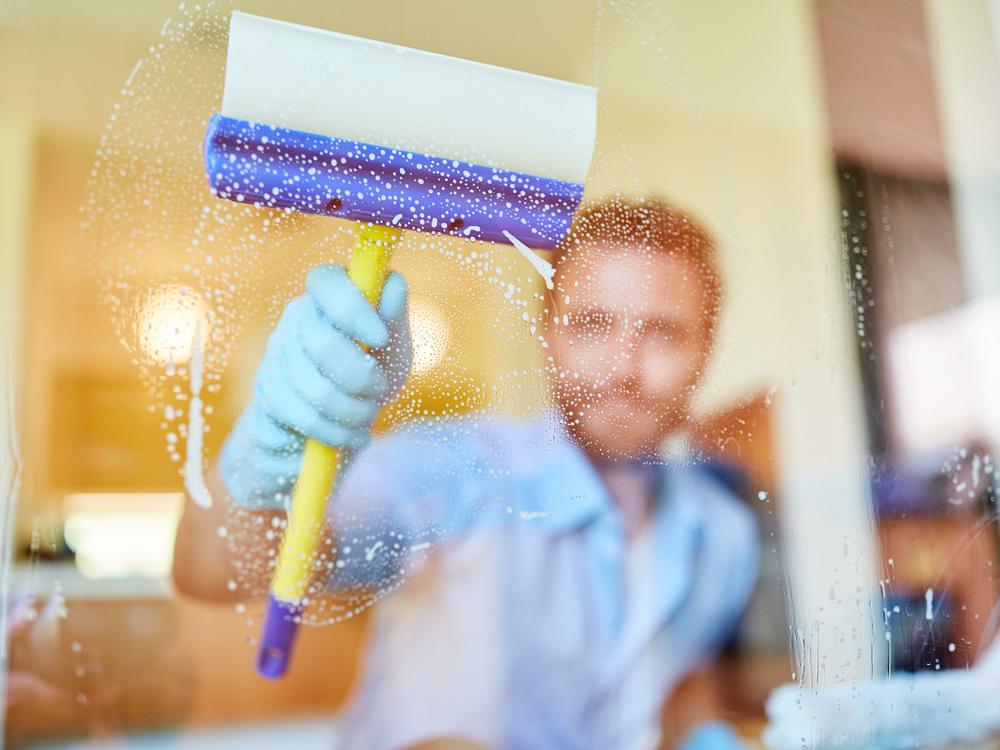 Ausmisten, aufräumen, sauber machen: Fünf Tipps, wie der Frühjahrsputz ...