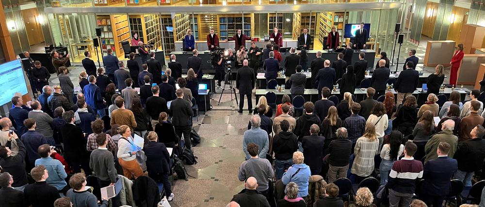 AfD gegen Verfassungsschutz vor Gericht: Remigration, einmal richtig verstanden