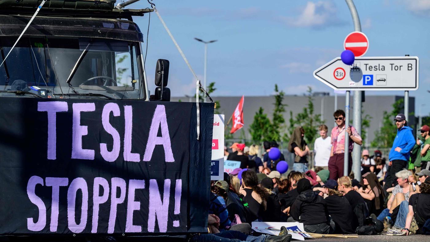 Anti-Tesla-Protest in Brandenburg: Kosten für Polizeieinsatz gehen laut ...