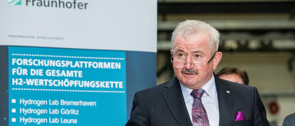 Fraunhofer-Präsident unter Verdacht: Reimund Neugebauer warb für eigene ...