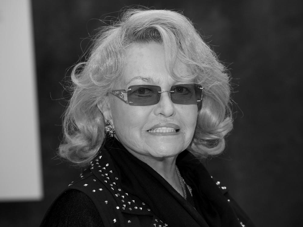 „Er ist am Boden zerstört“: Heinos Frau Hannelore im Alter von 82 ...