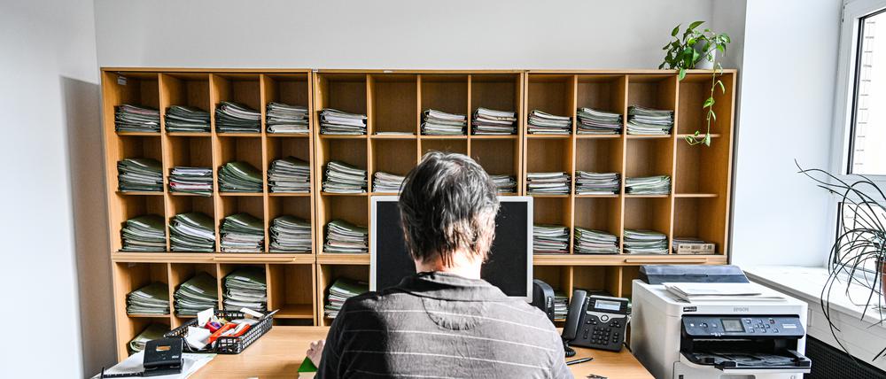 Berlins Beamte sollen länger arbeiten: Erste Details für Pension mit 67 ...