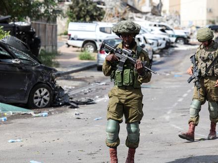 Angriffe auf Israel: Das Ausmaß und die Folgen in Bildern