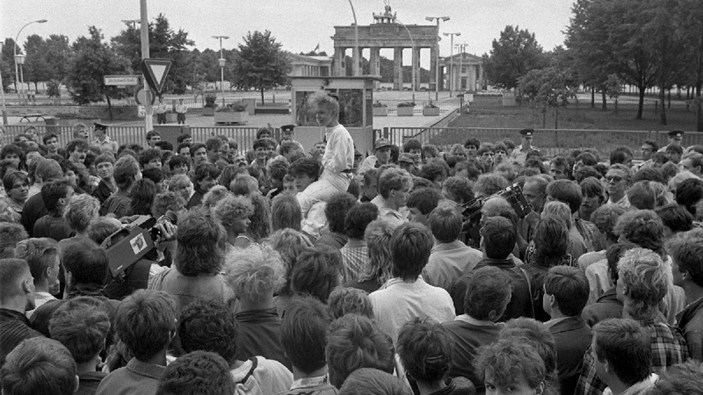 Jahrestag des Mauerbaus: Unterm geteilten Himmel
