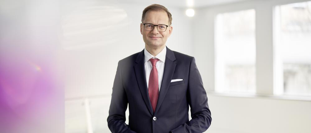 Jenoptik-Chef Stefan Traeger: „Viele fliegen dreimal im Jahr nach Paris ...