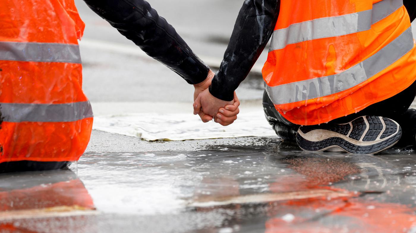 Protest der „Letzten Generation“ in Berlin: Klimaaktivisten blockieren ...
