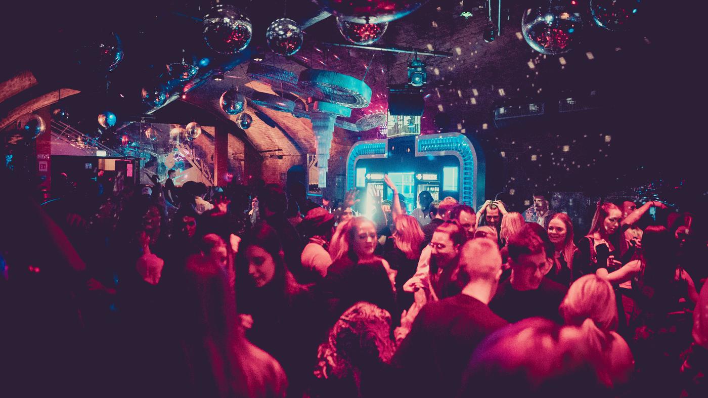 Großraumdisko Matrix in Berlin: Party an 365 Tagen für alle, die noch ...