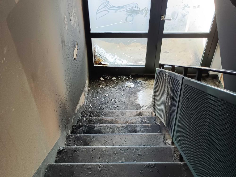 Dreck, Gestank und Vandalismus: Häuser in Berlin-Marzahn verwahrlosen