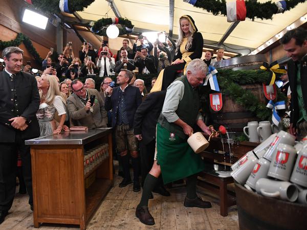 Drei Schläge für das erste Fass: Oktoberfest nach zwei Jahren Corona-Pause wieder eröffnet