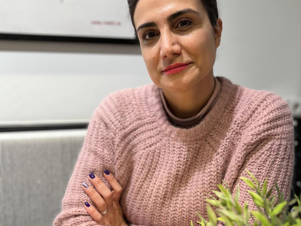 „Wir müssen ihre Stimme sein”: Der bange Blick aus Berlin nach Iran