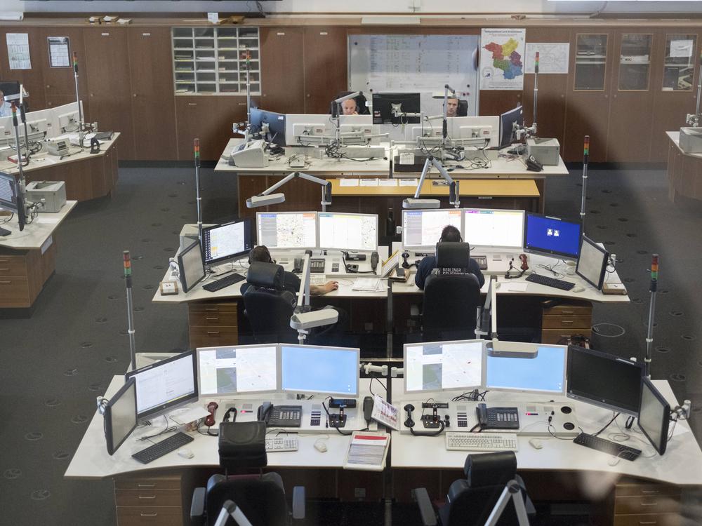 Rekordjahr für die Berliner Feuerwehr: Mehr Einsätze, häufiger zu spät – Firma soll mit 18 ...