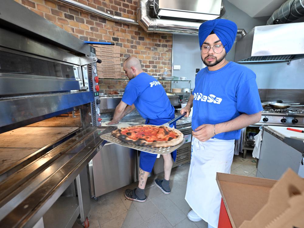 Pizza, Pasta und Salat im Turm: PiPaSa eröffnet Standort am Potsdamer ...