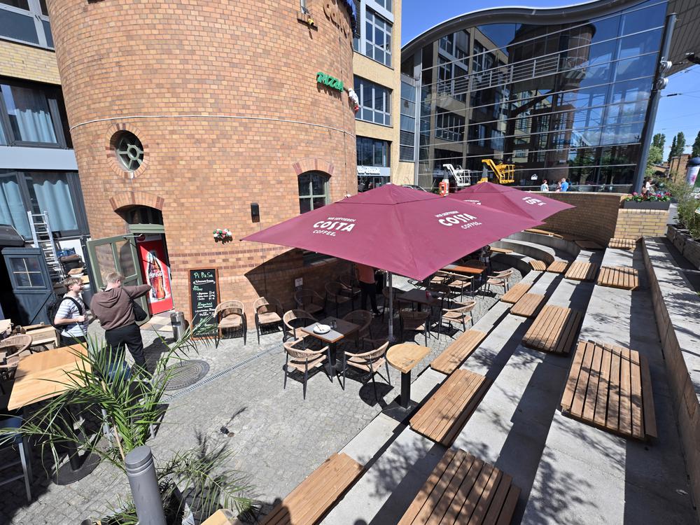 Pizza, Pasta und Salat im Turm: PiPaSa eröffnet Standort am Potsdamer ...