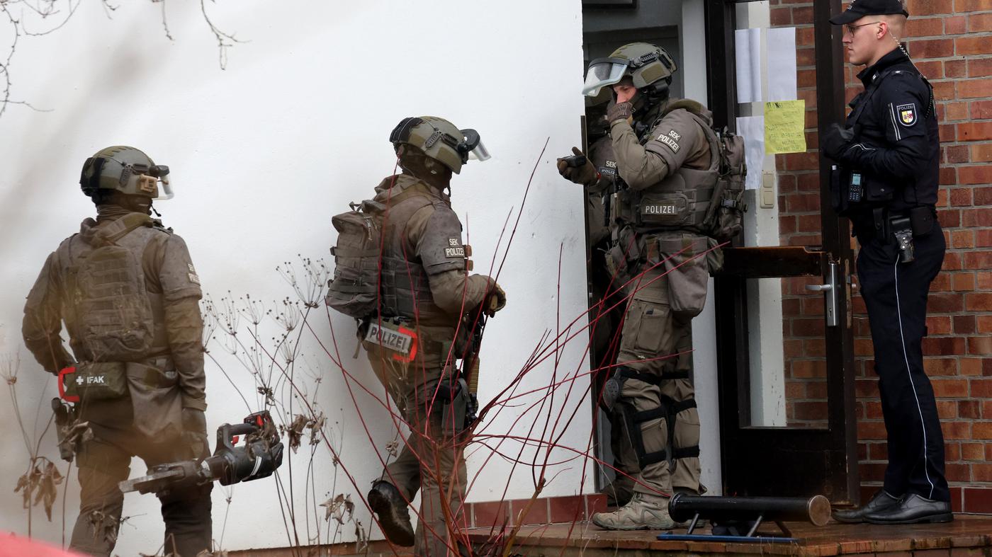 Abschiebung aus Kirchenasyl?: Polizei stürmt Wohnung in Schwerin