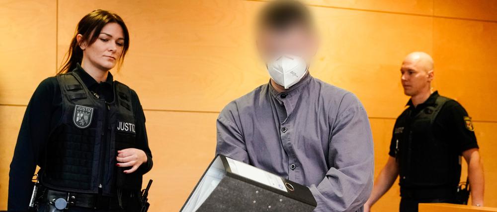 Zu lebenslanger Haft verurteilt: Urteil gegen zweifachen ...