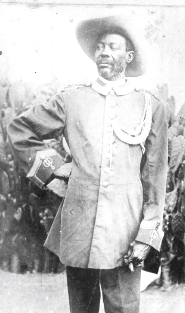 „Ich schoß im Knien gleich zwei Kerle ab“: Wie Deutsche in Namibia Jagd ...