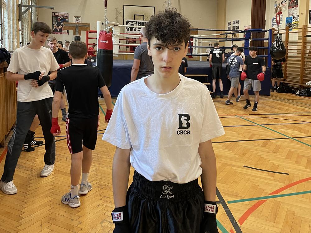 Schachboxen unter freiem Himmel: Erst schwingen Fäuste, dann raucht der ...