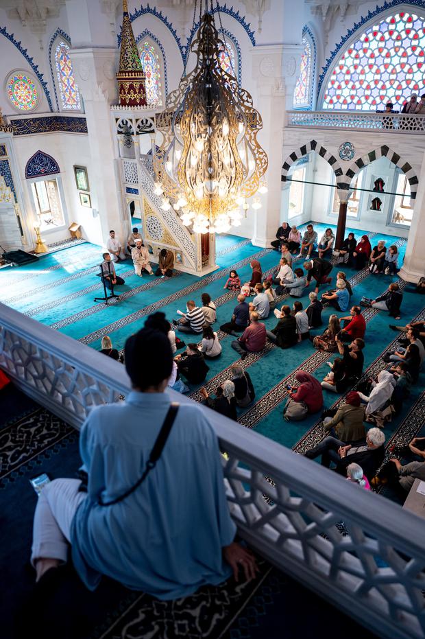 Tag der offenen Moschee: Lernen zu Gebetsketten und Freitagsgebeten