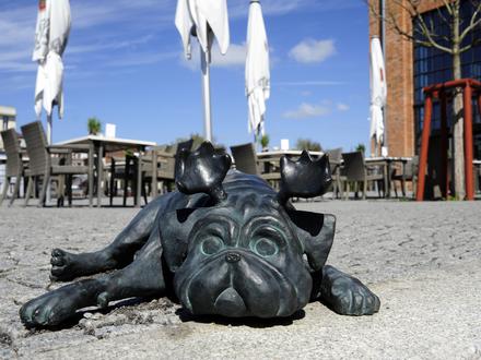 Knollennasen, Möpse und viel Humor: Brandenburg feiert Loriot mit ...