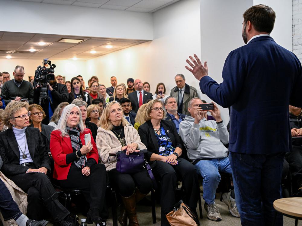 Die Verwandlung des J.D. Vance: Früher nannte er Trump „Amerikas Hitler ...