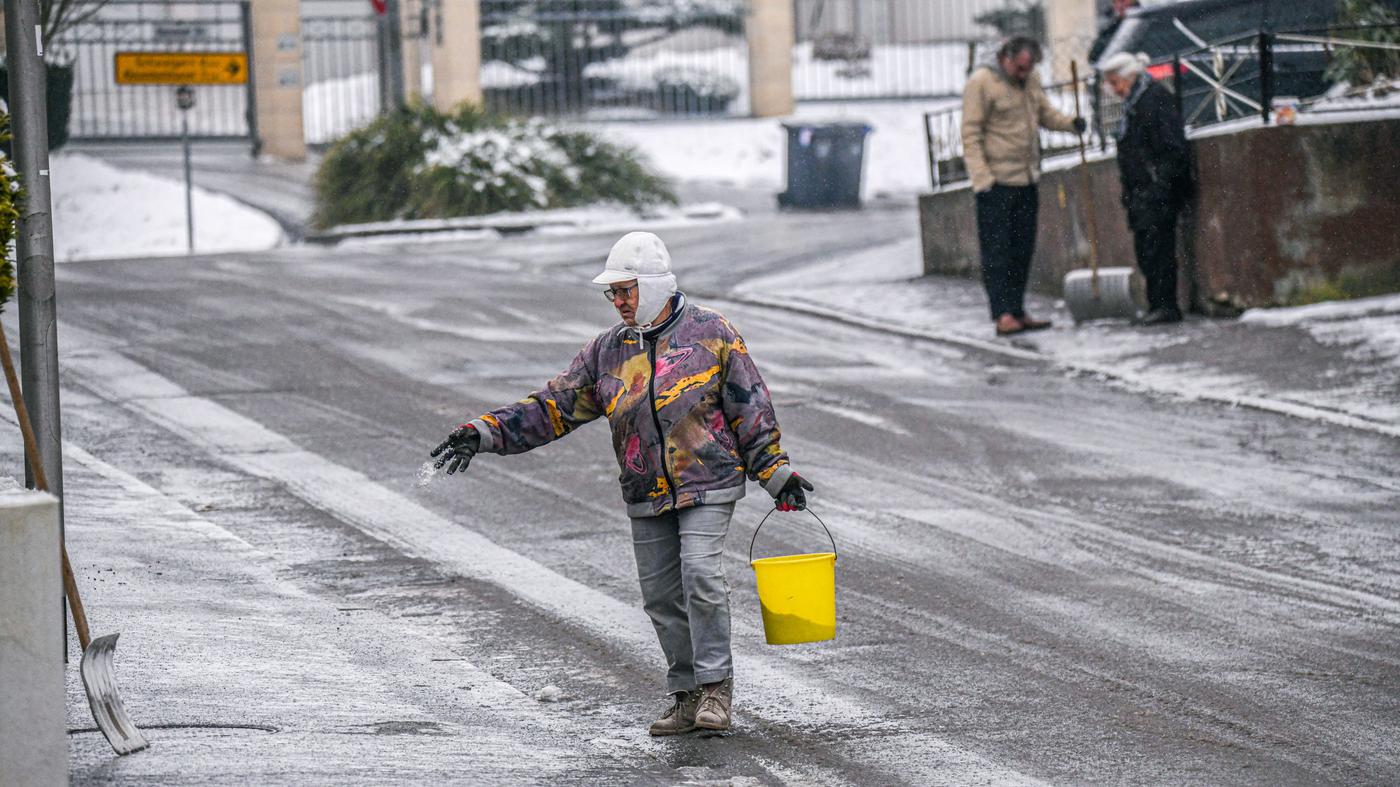 Tief „Gertrud“ bringt Glatteis: Der Wintertag in Deutschland in Bildern