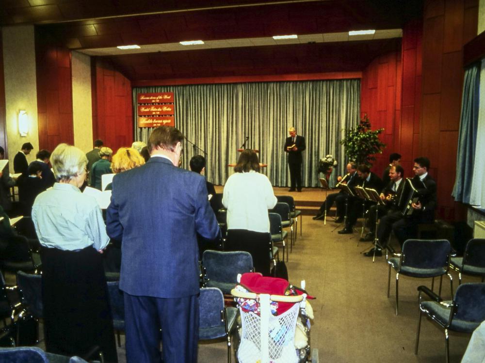 Zwischen Abschottung und Weltuntergang: Wer sind die Zeugen Jehovas?