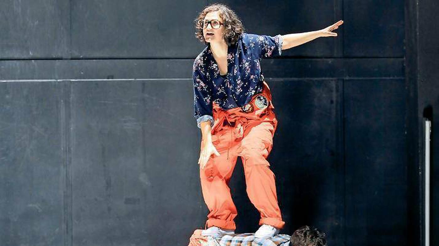 Premiere am Maxim Gorki Theater: Die Alternative zum Weltuntergang