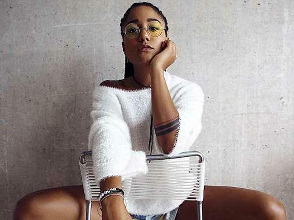 Newcomerin Lary: "Morgen früh gehört die Welt wieder mir"