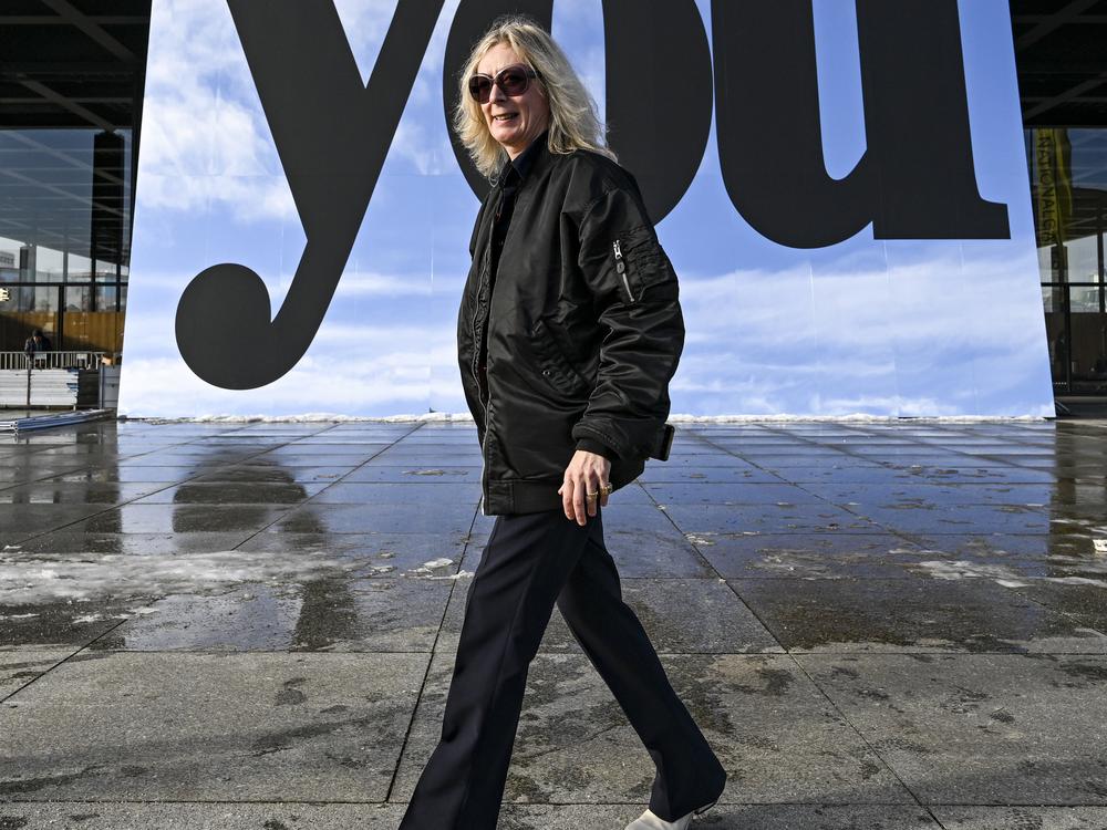 Retrospektive Monica Bonvicini: Zum Cocktail mit Mies