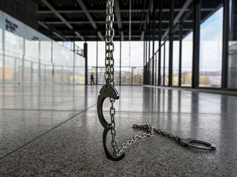 Retrospektive Monica Bonvicini: Zum Cocktail mit Mies