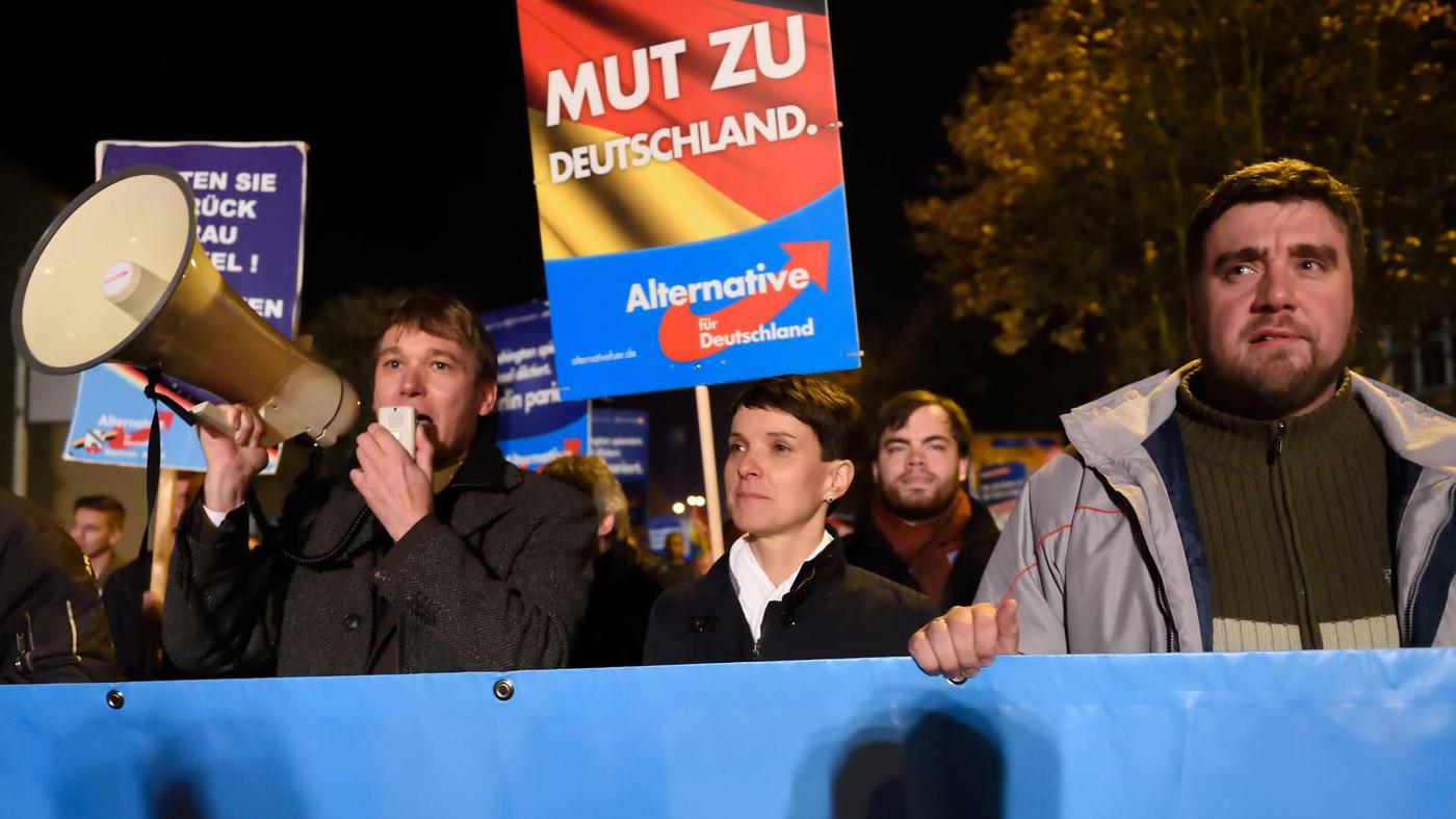 Rechtspopulisten und Neonazis: AfD und NPD im Aufwind