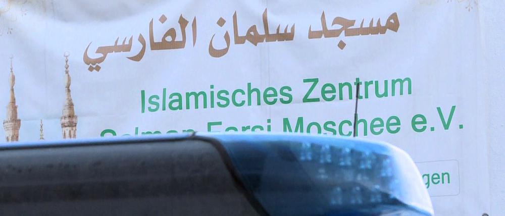 Moscheen und Treffpunkte durchsucht: Bundesweite Razzia gegen pro ...