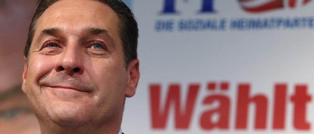 Rechtspopulist Strache vor Triumph: „Daham statt Islam“