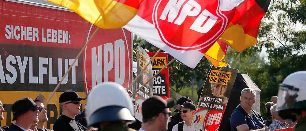 Bundesverfassungsgericht entscheidet über NPD: Eine Partei in der Krise ...