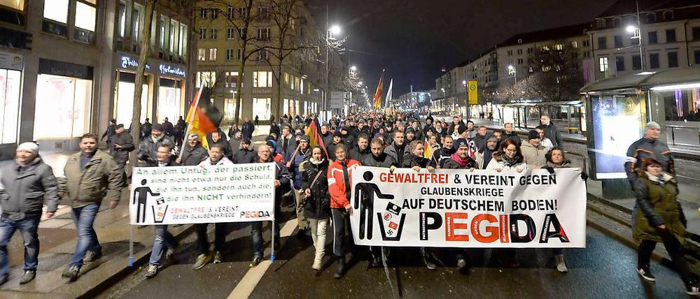 Islamfeindliche Bewegung: Pegida-Demonstration in Großbritannien