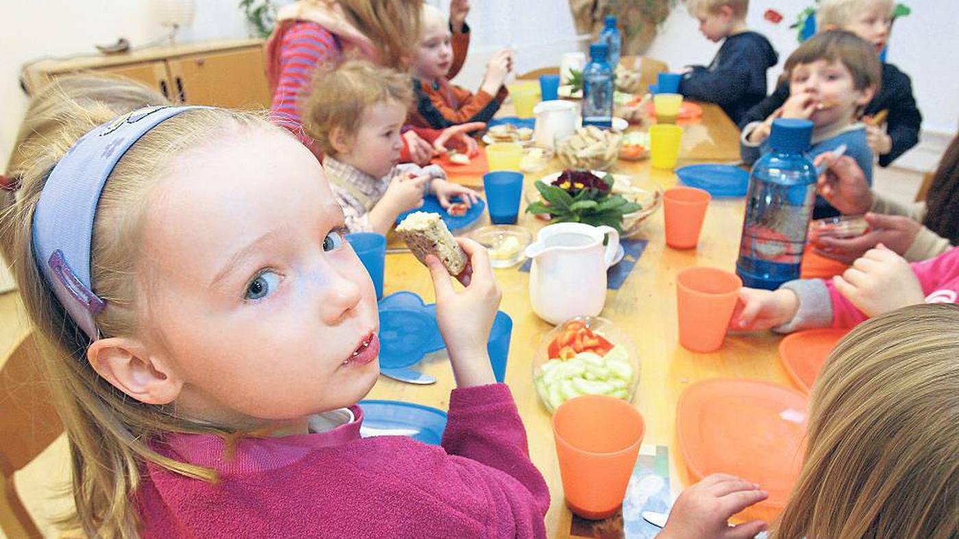Von Thorsten Metzner: Teure Zeiten für Familien in Brandenburg Markov ...